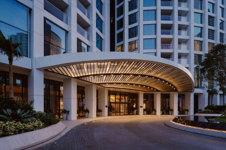 How Ultra-Luxury Residences in BGC Elevate Daily Living | Aurelia ...